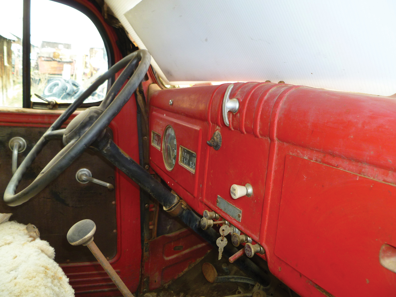 Old Farm Trucks From Before Radios Were Standard - Farm Collector